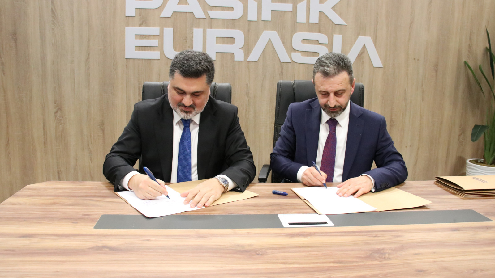 ADY Express mühüm razılaşmalar imzaladı / Xəbərlər / Media - ADY Express